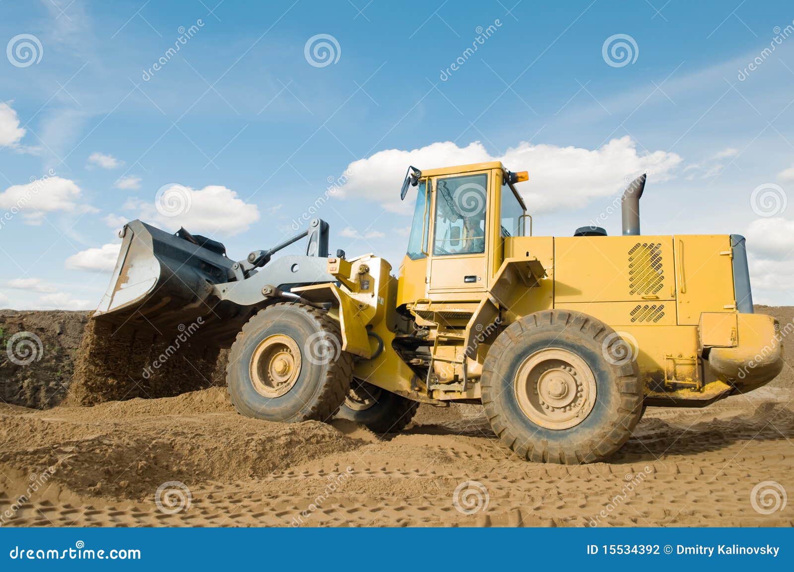 Fonctionnement D'excavation De Chargeur De Roue Photo stock - Image du ...