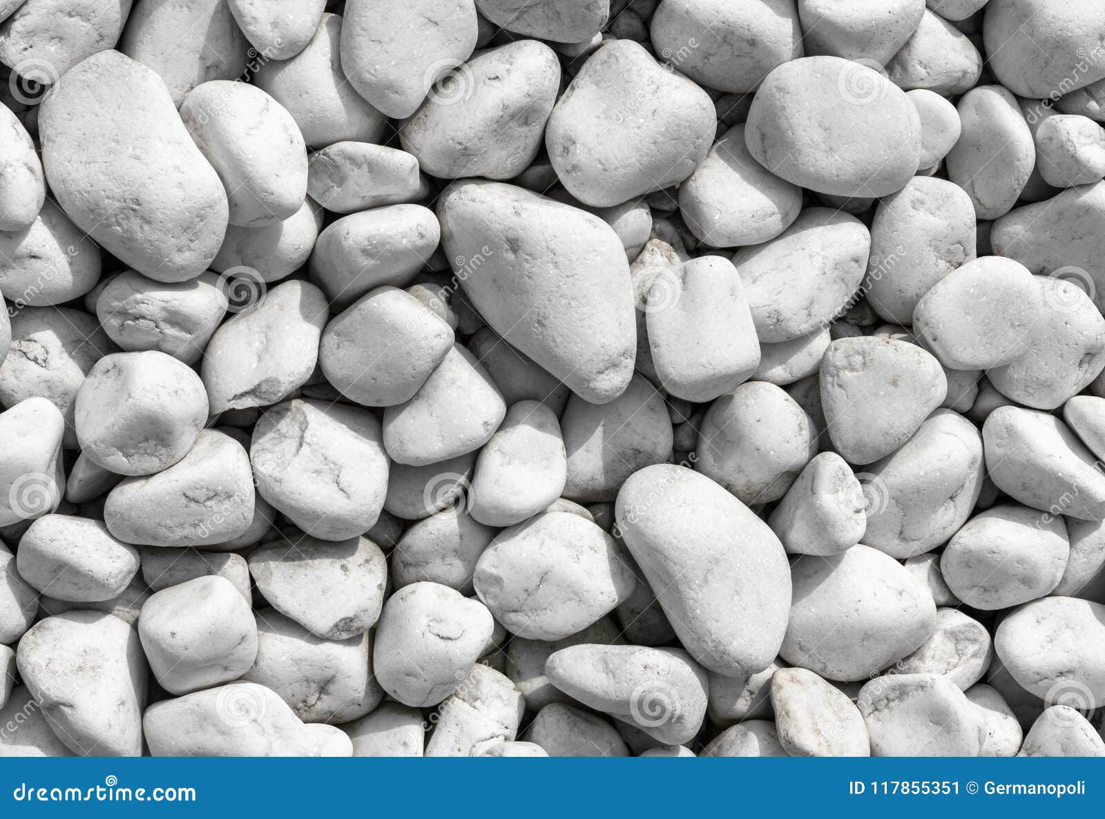 Fond blanc de cailloux image stock. Image du harmonie - 117855351