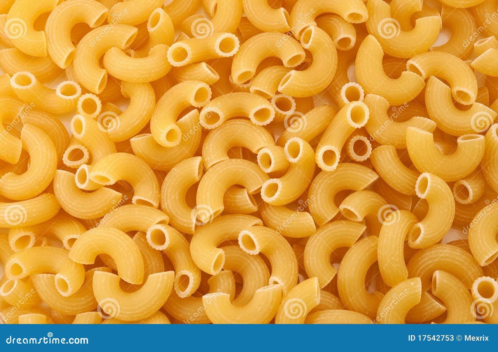 Fond cru de macaronis image stock. Image du culinaire - 17542753