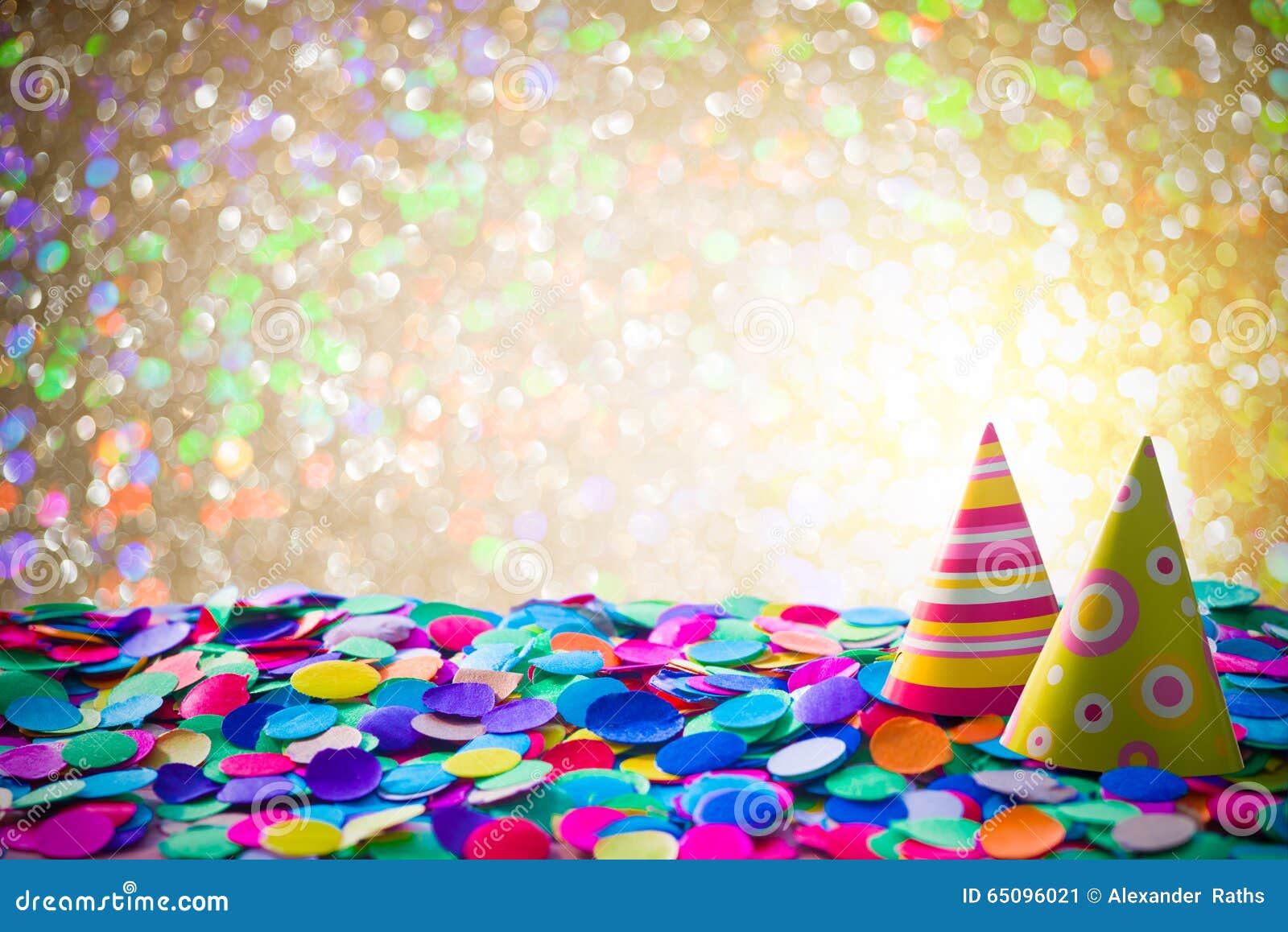 Fond De Carnaval Avec Des Confettis Image stock - Image du heureux ...