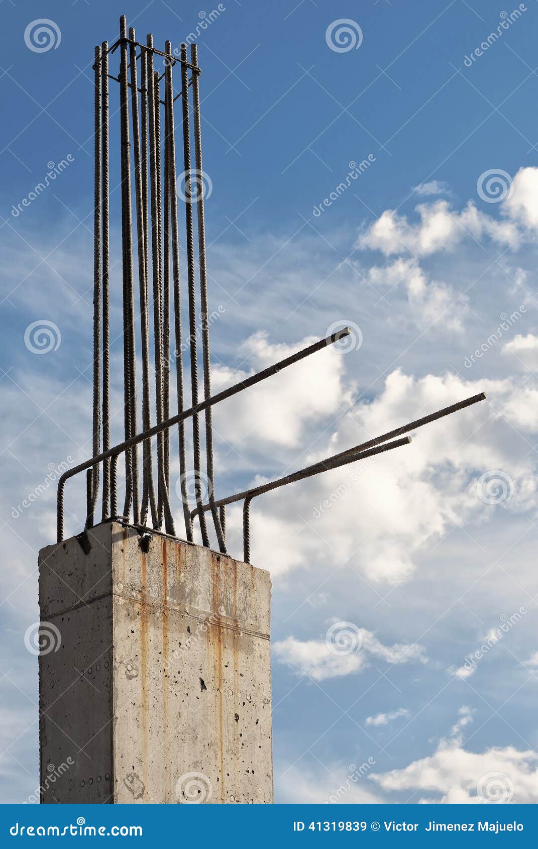 Fondamento immagine stock. Immagine di cielo, colonna - 41319839