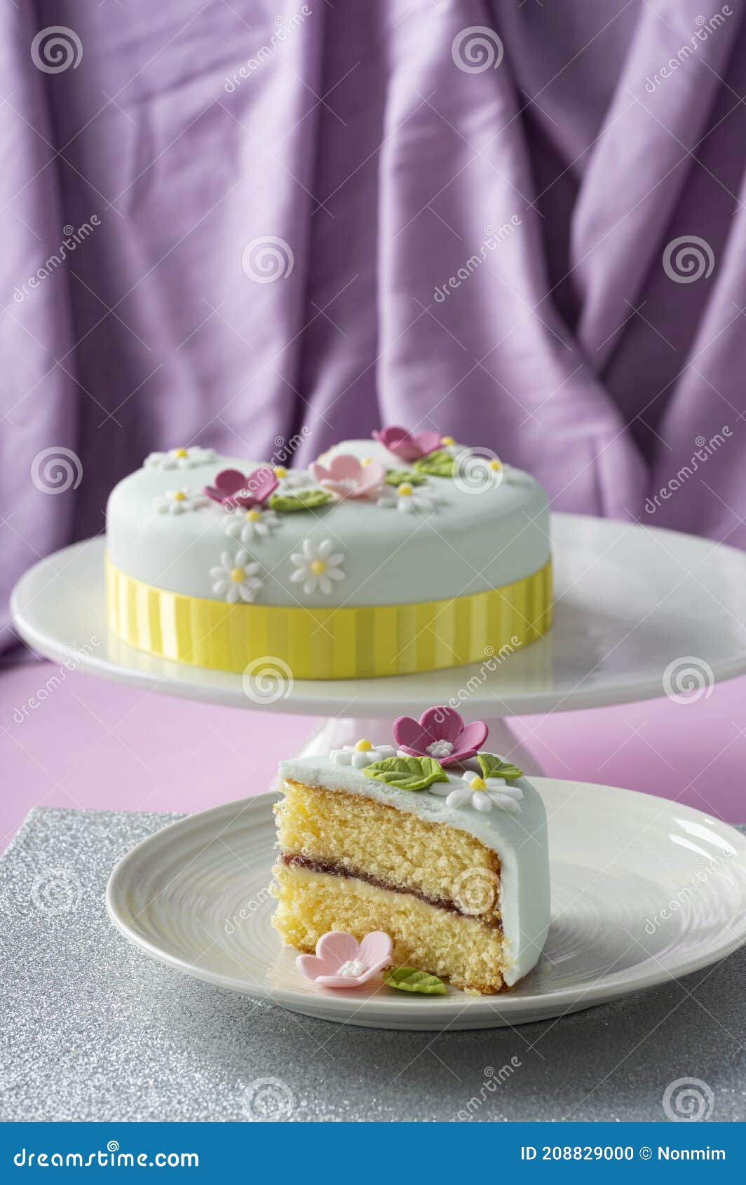 Fondant Decorated Cake on Purple Stock Photo - Image of dacopy, flower ...