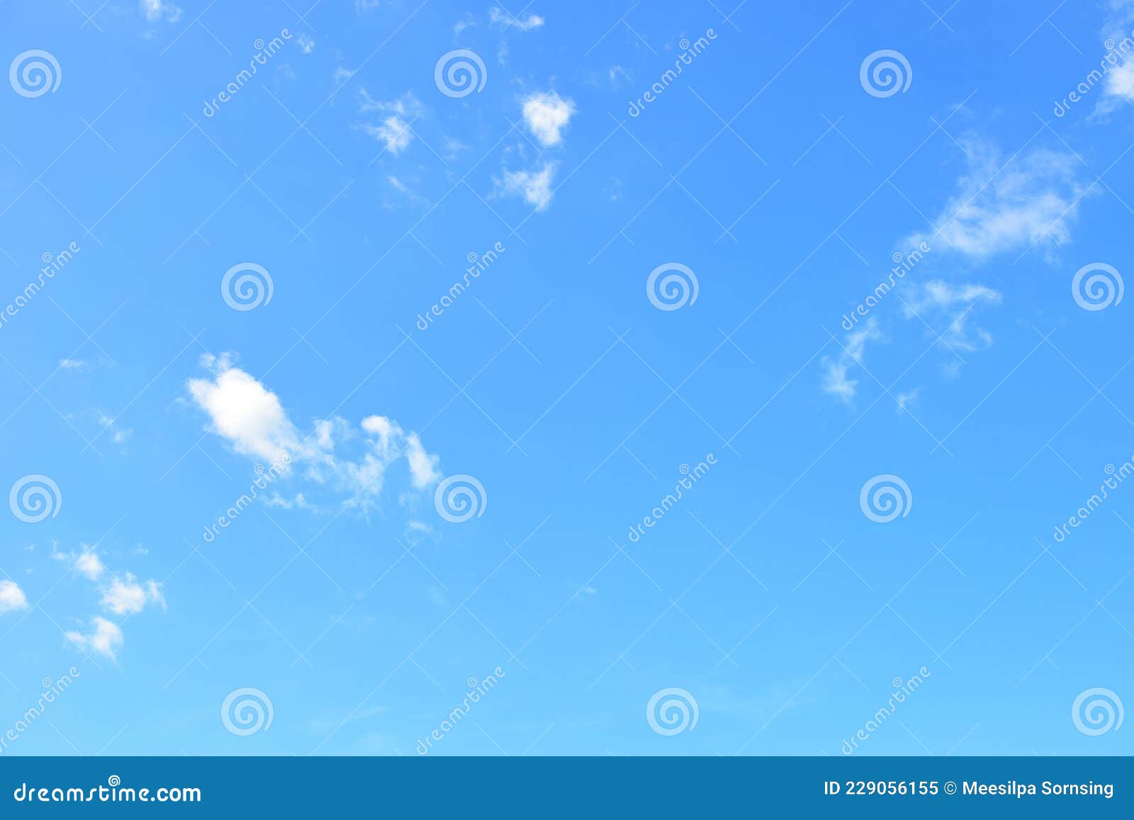 Fondo azul cielo blanco imagen de archivo. Imagen de cielo - 229056155