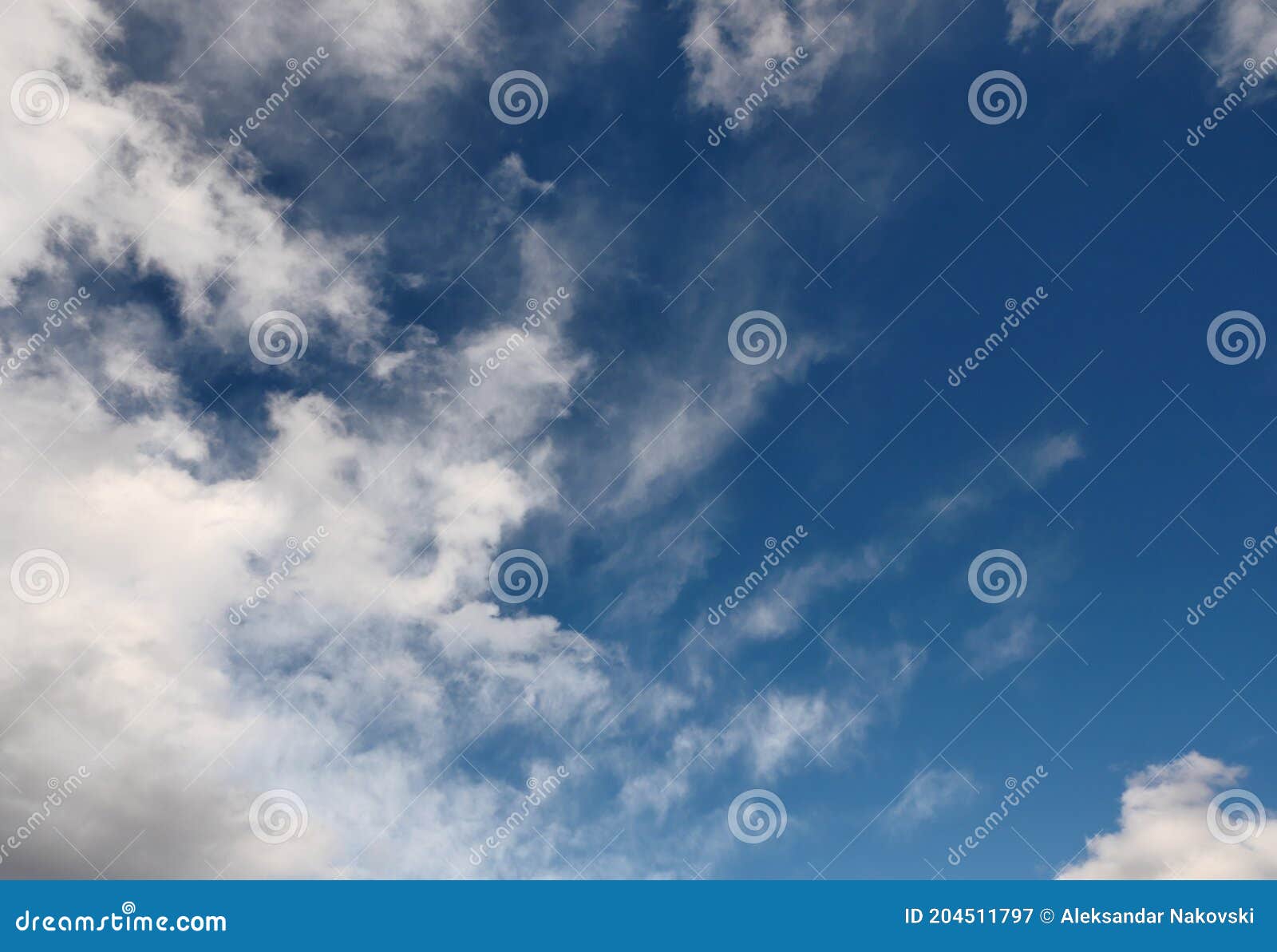 Fondo Azul Claro Fondo Nubes Fondo Imagen de archivo - Imagen de color ...