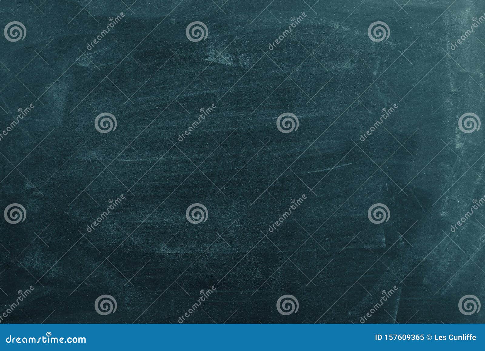 Fondo azul de la pizarra imagen de archivo. Imagen de pared - 157609365