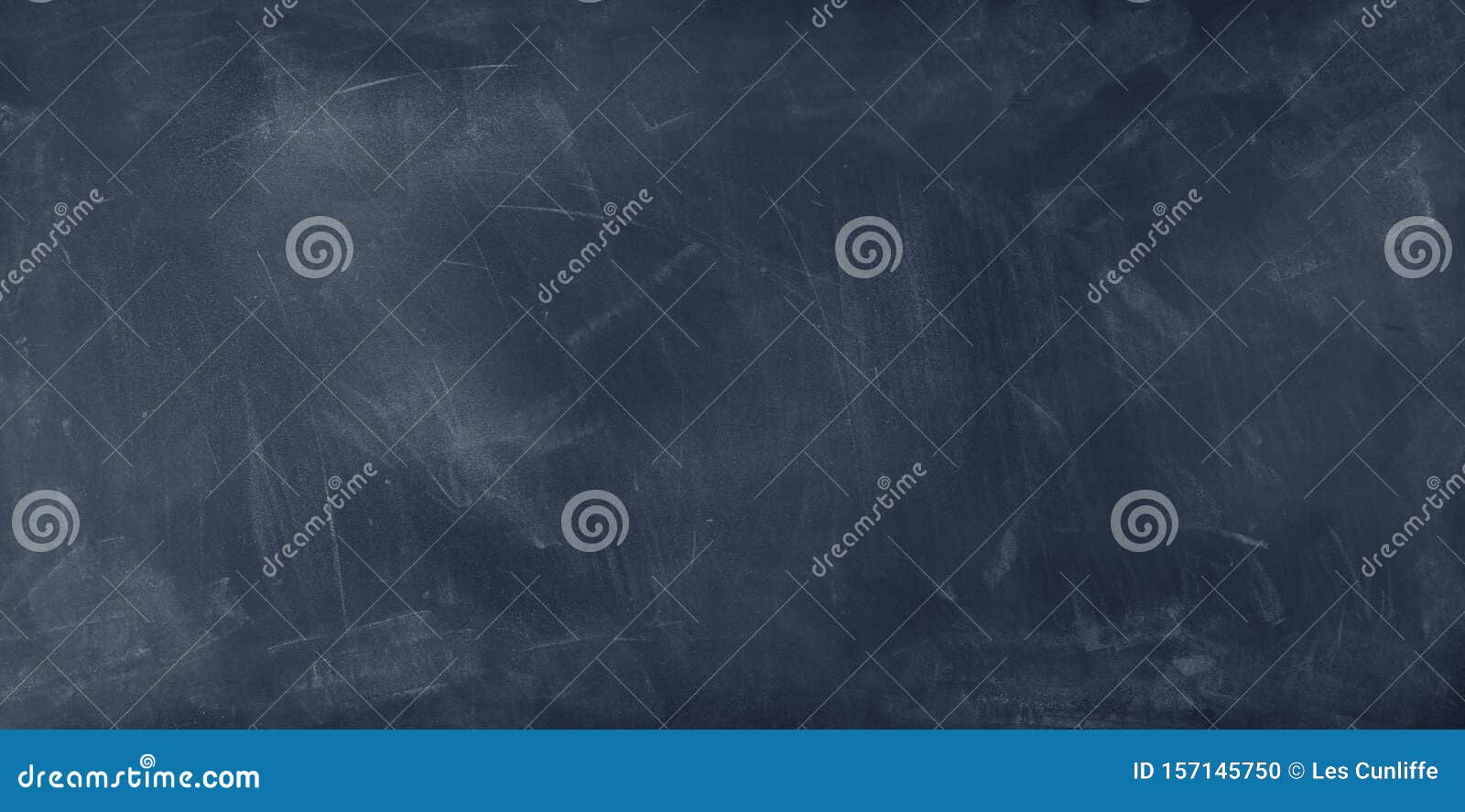 Fondo azul de pizarra foto de archivo. Imagen de azul - 157145750