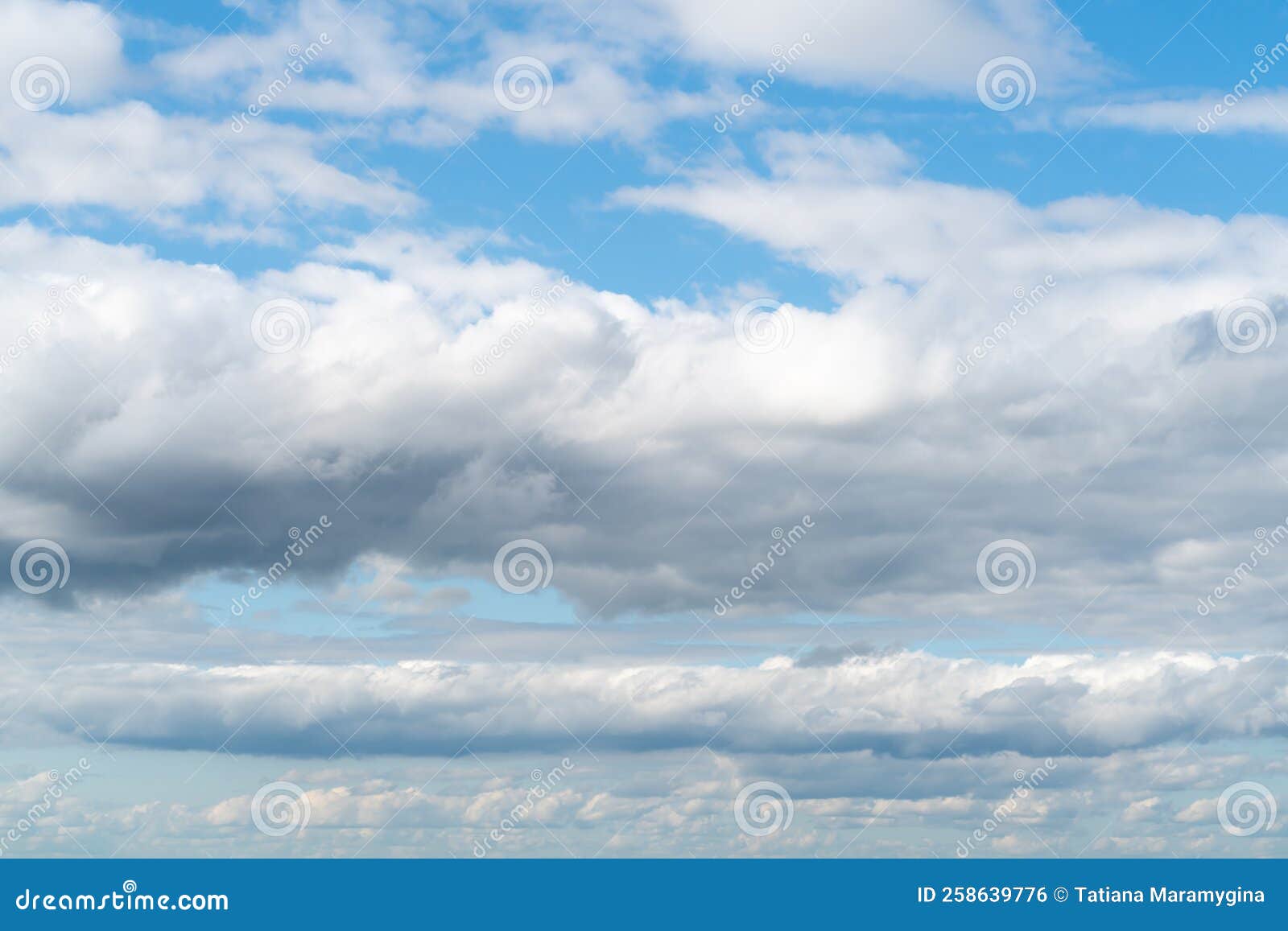 Fondo Azul Del Cielo Con Nubes Foto de archivo - Imagen de estratosfera ...