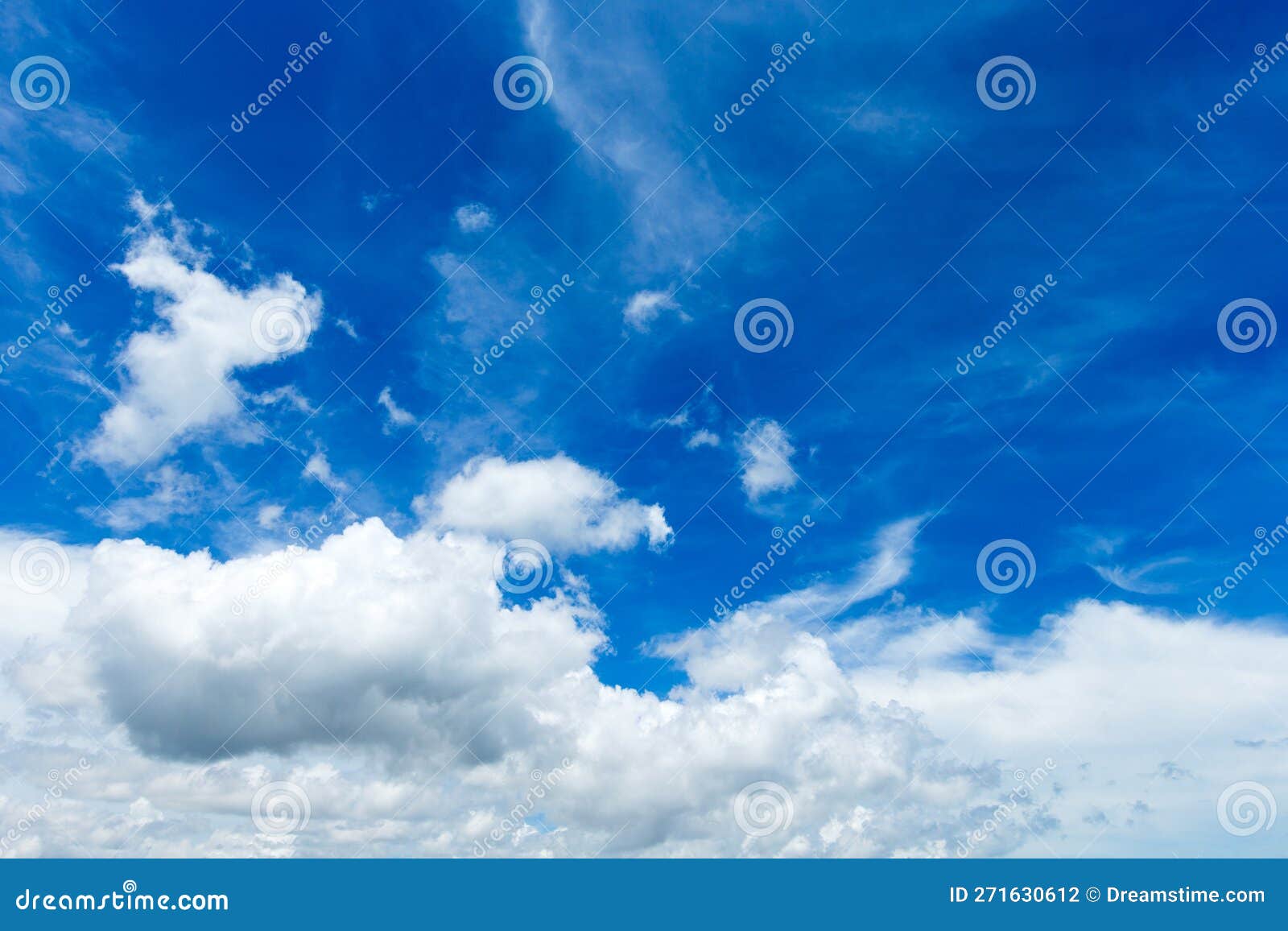 Fondo Azul Del Cielo Con Nubes Foto de archivo - Imagen de azul, modelo ...