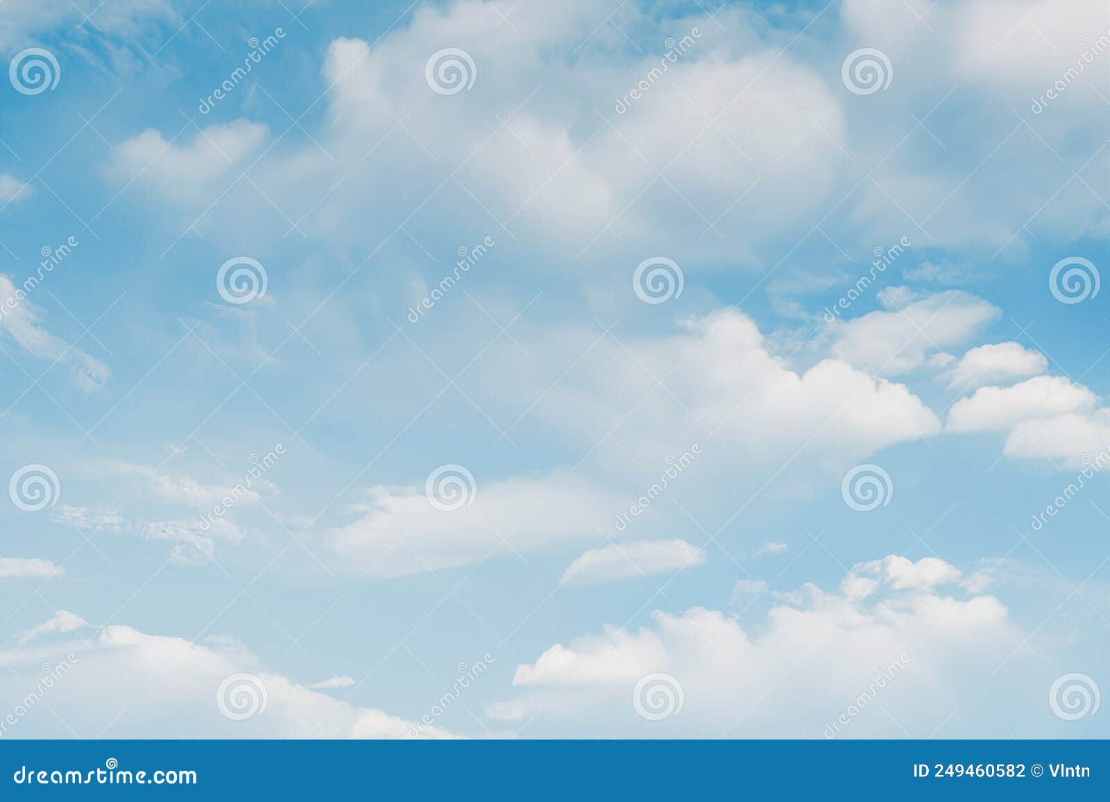 Fondo azul del cielo foto de archivo. Imagen de color - 249460582