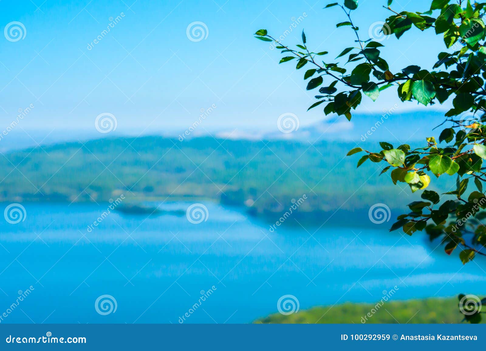 Fondo azul del lago imagen de archivo. Imagen de cielo - 100292959