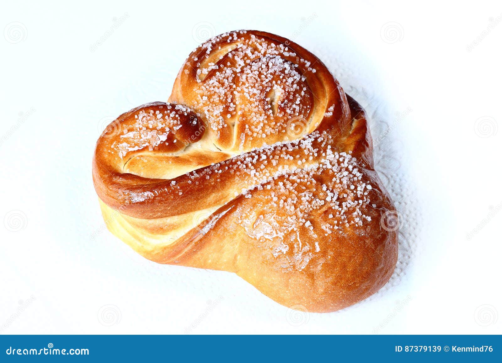 Fondo blanco aislado bollo imagen de archivo. Imagen de alimento - 87379139
