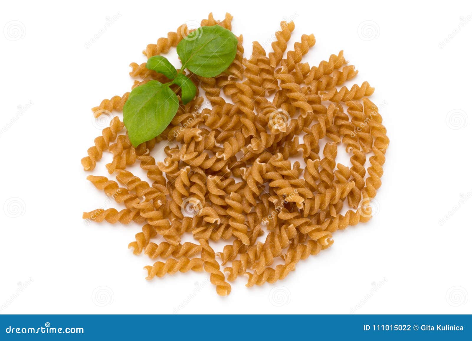 Fondo Blanco Aislado Pastas Integrales Crudas Foto de archivo - Imagen ...