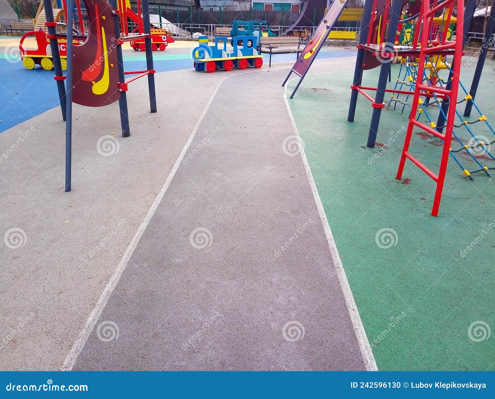 Fondo Colorido Del Patio De Recreo. Parque De Juegos Al Aire Libre De ... Fondo Colorido Del Patio De Recreo. Parque De Juegos Al Aire Libre De ...