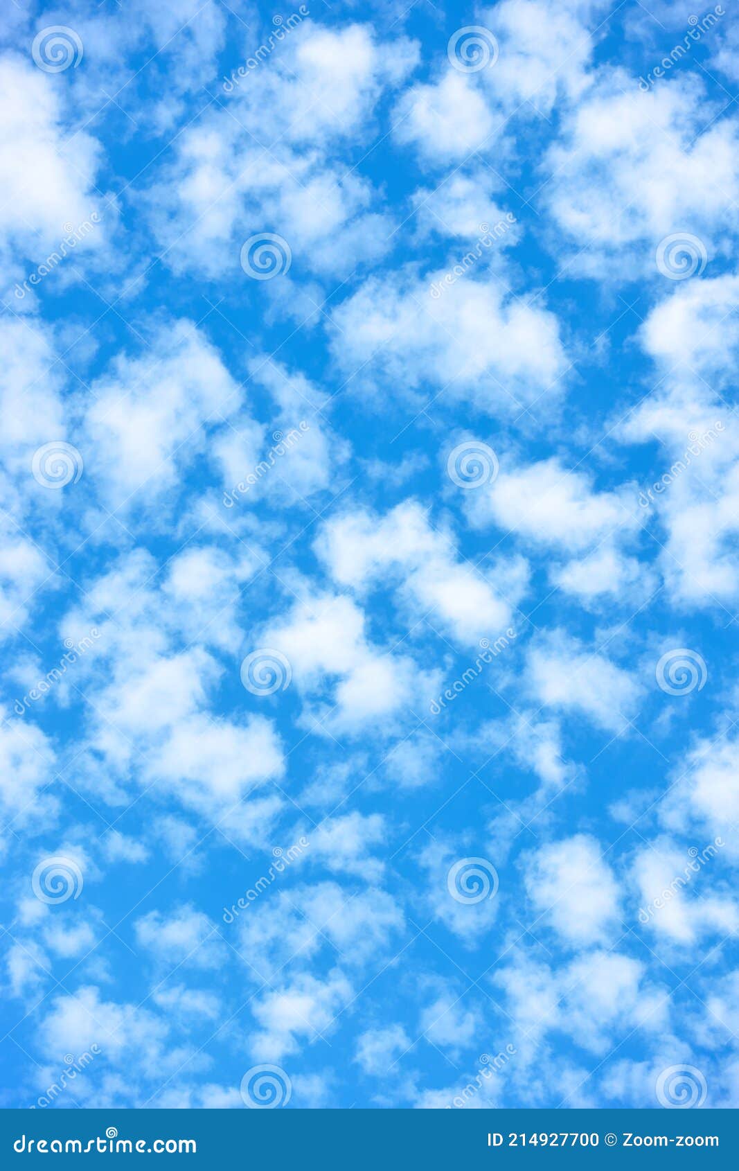 Fondo de cielo y nubes foto de archivo. Imagen de blanco - 214927700