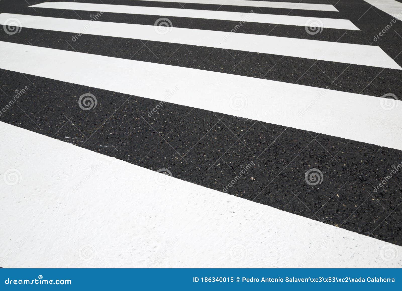 Fondo de cruce de cebra imagen de archivo. Imagen de calzada - 186340015
