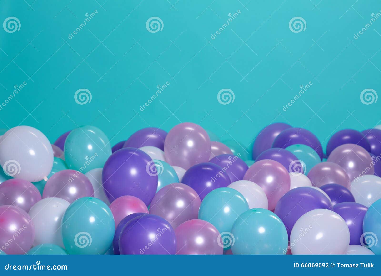Fondo De La Turquesa Con Los Globos Foto de archivo - Imagen de azul ...