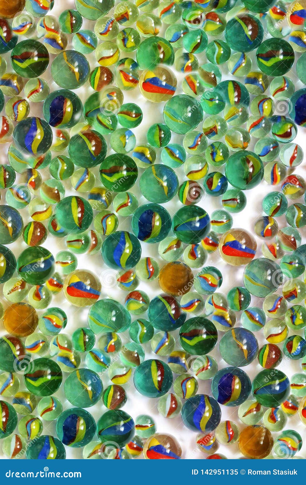 Fondo De Las Bolas De Cristal Bolas Coloridas Imagen De Archivo