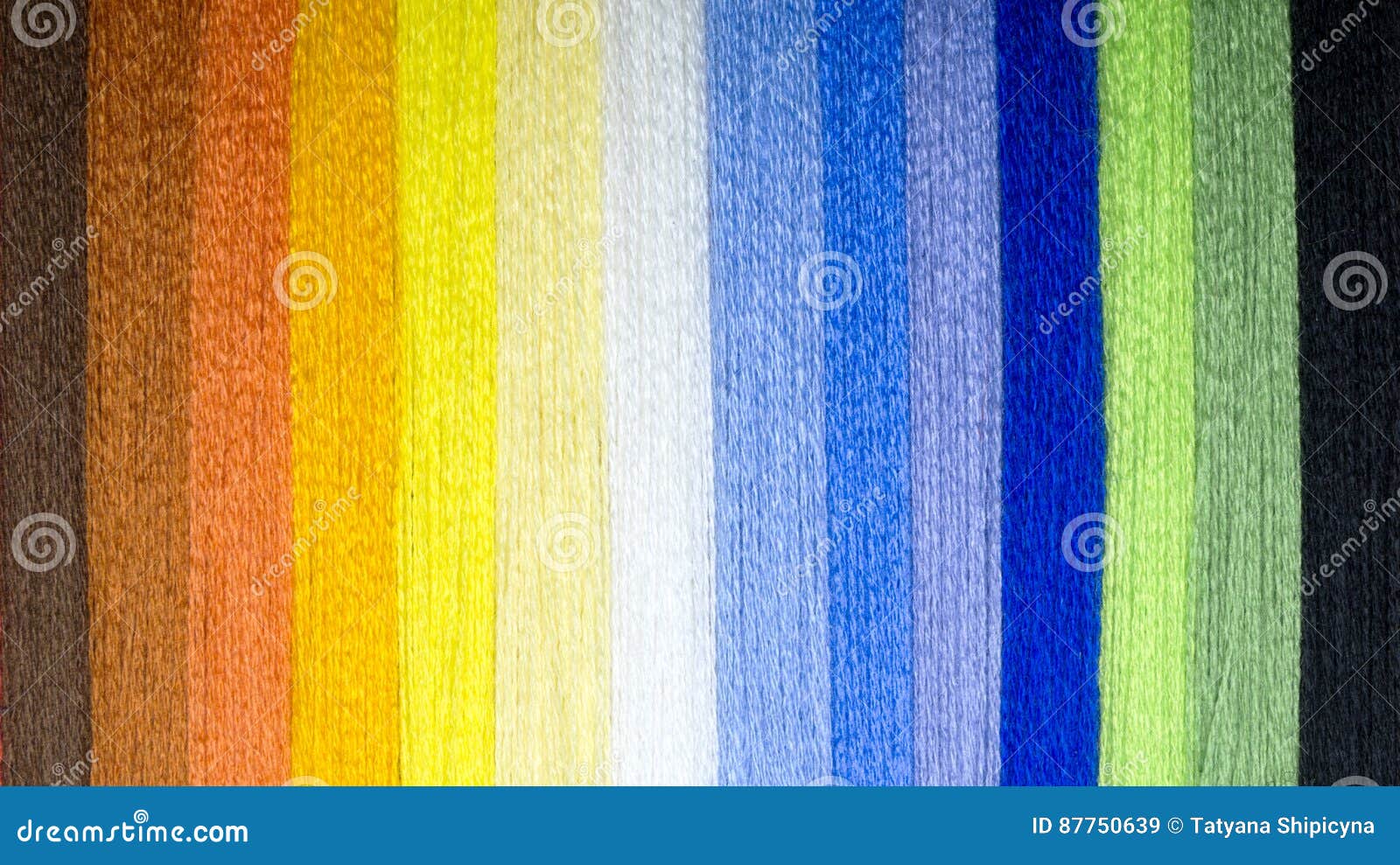 Fondo De Los Hilos Multicolores Un Arco Iris Del Hilo Imagen de archivo ...