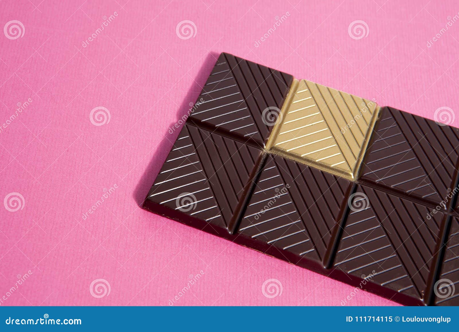 Fondo Del Blanco Del Chocolate Del Oro Imagen de archivo - Imagen de ...