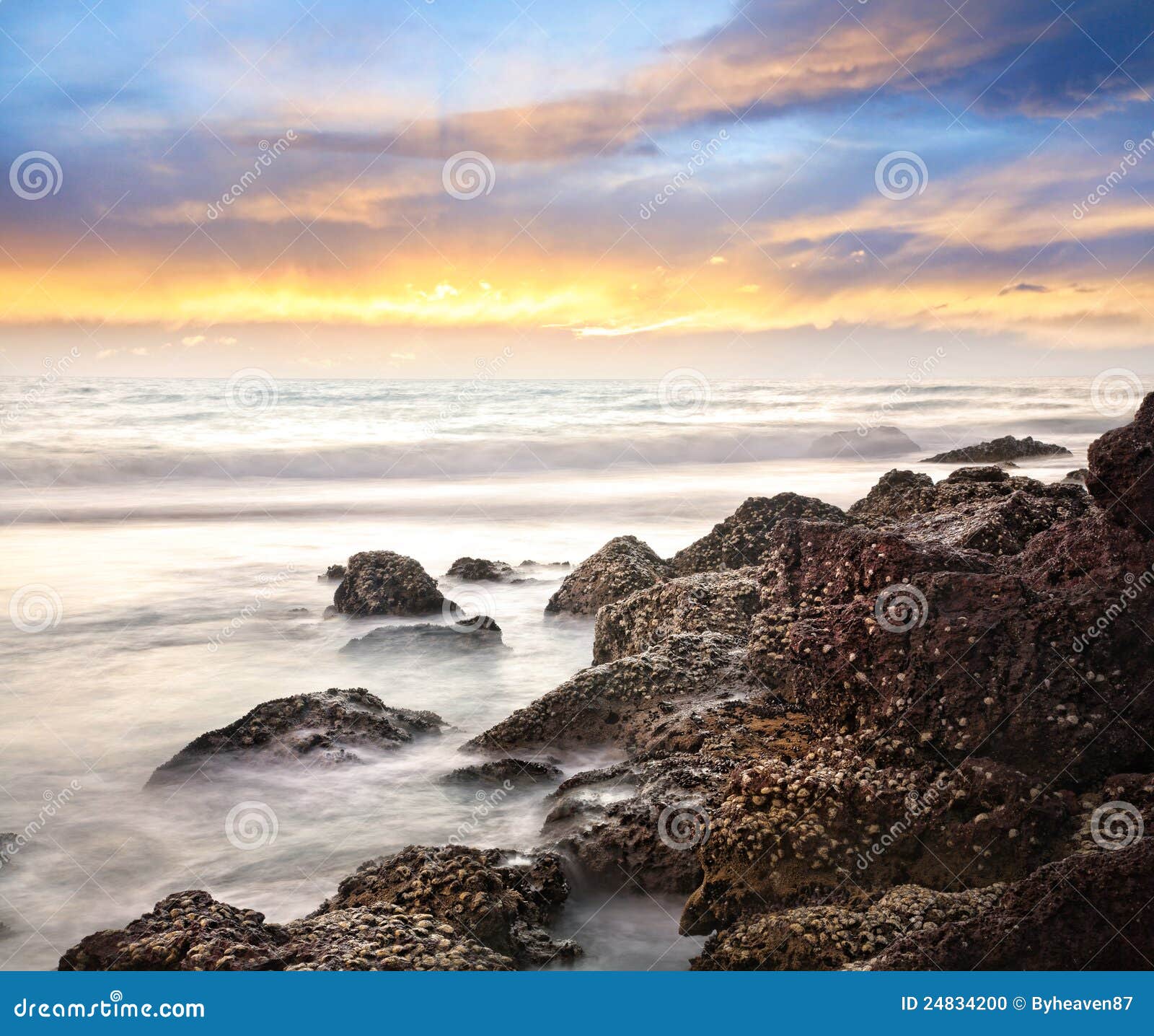 Fondo del mar y de la roca foto de archivo. Imagen de tarde - 24834200