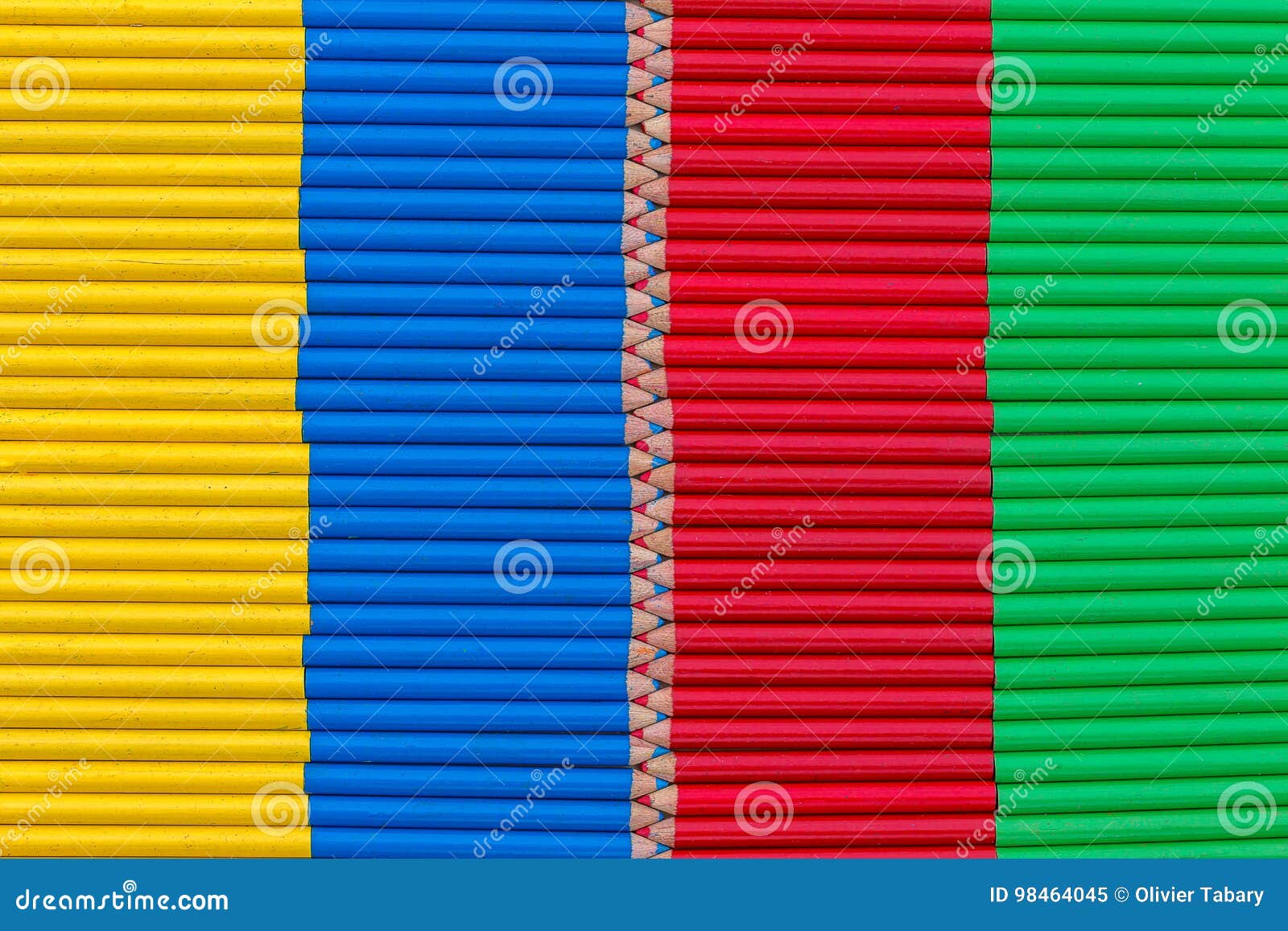 Fondo Giallo, Blu, Rosso E Verde Composto Di Piccole Matite Immagine ...