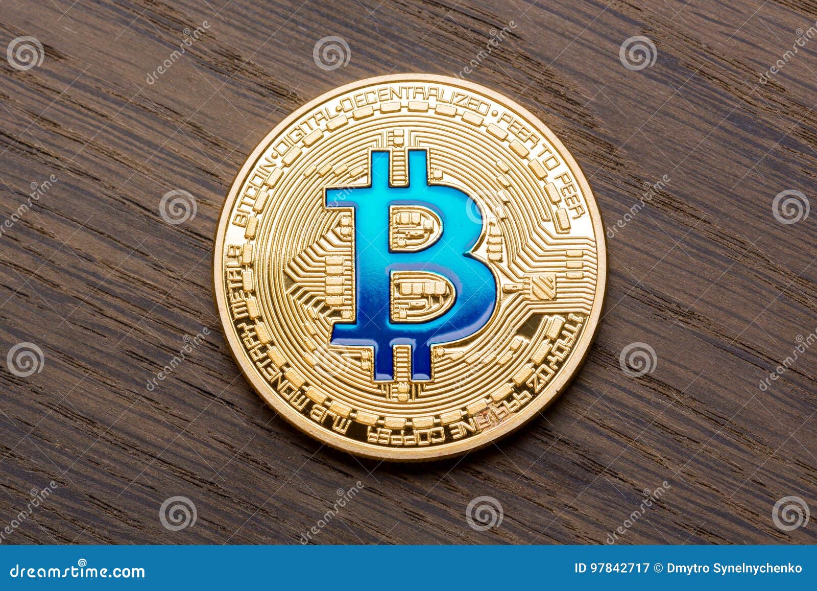 Fondo Rojo Con El Bitcoin Azul De Oro Imagen de archivo - Imagen de ...