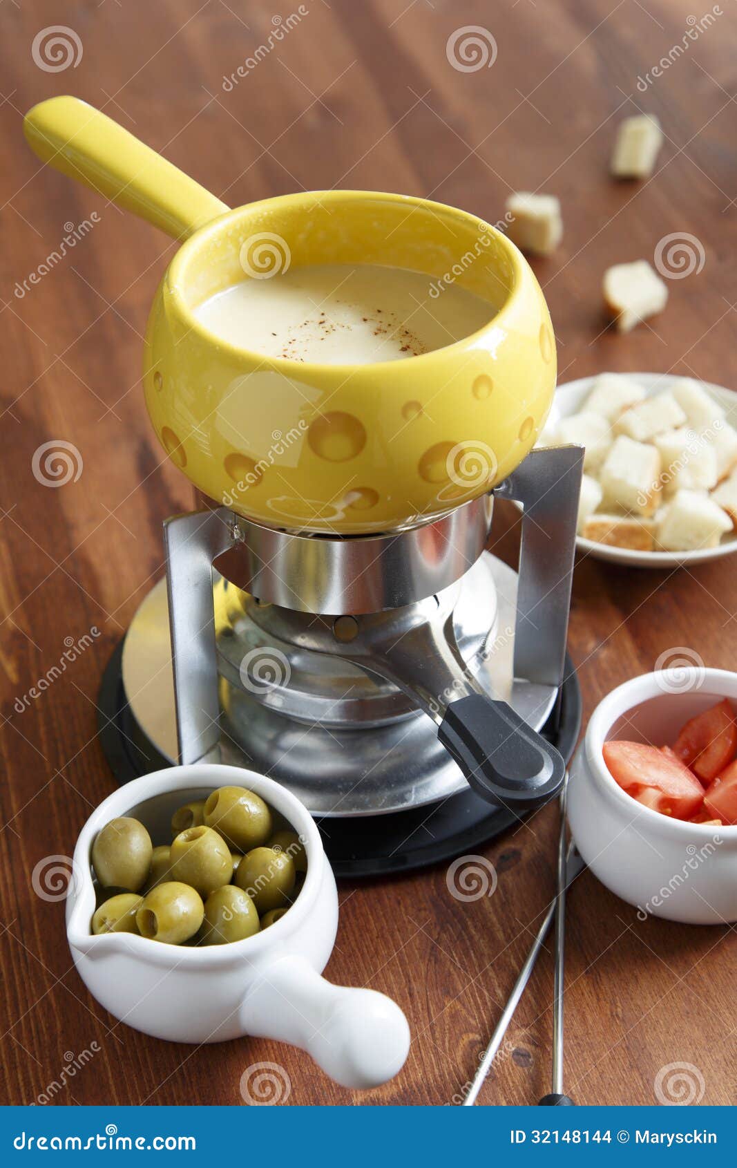 Fonduta di formaggio fotografia stock. Immagine di ustione - 32148144