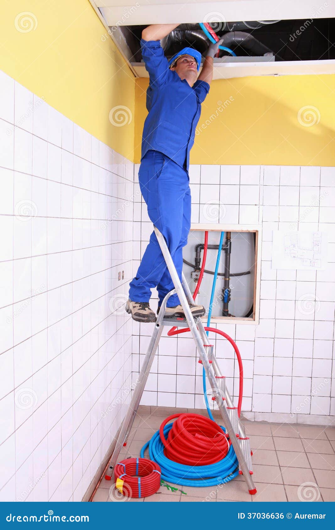 Fontanero foto de archivo. Imagen de sombrero, constructor - 37036636