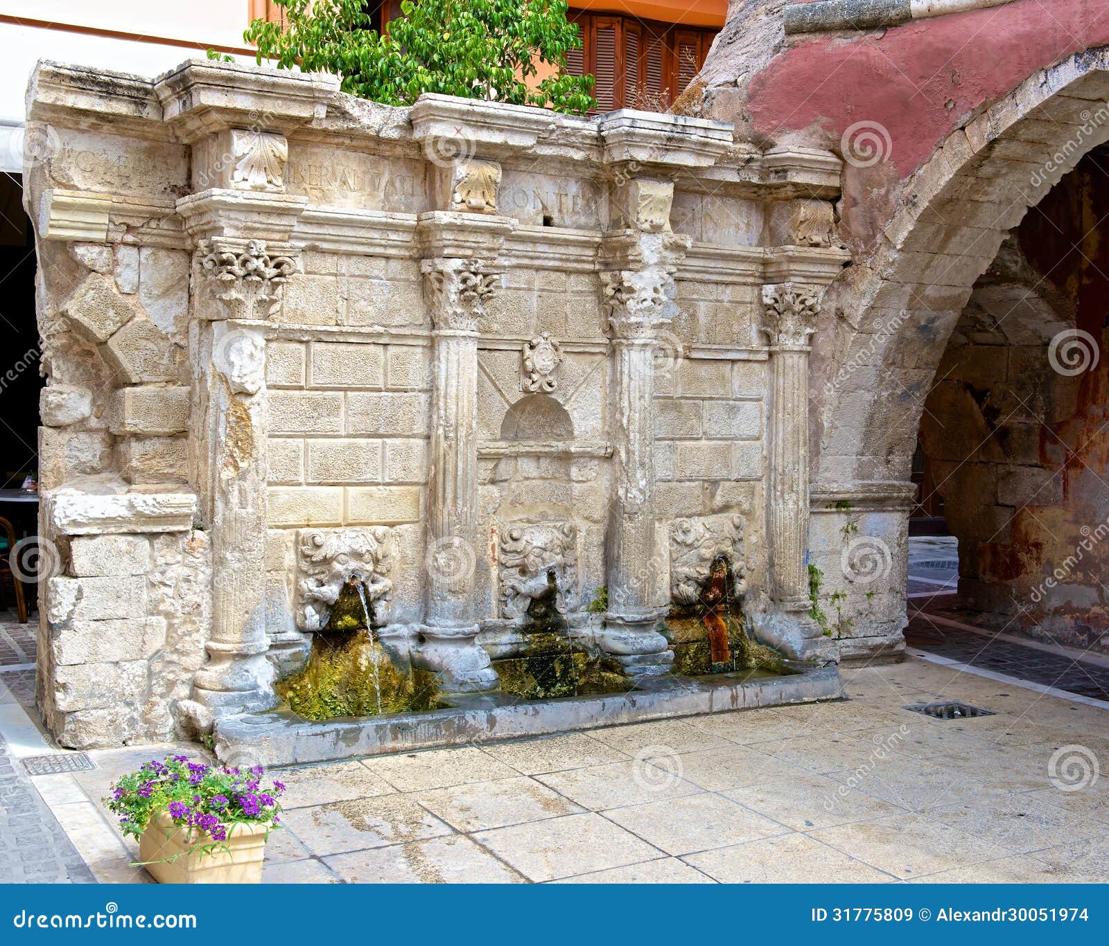 Fonte antiga imagem de stock. Imagem de projeto, jato - 31775809