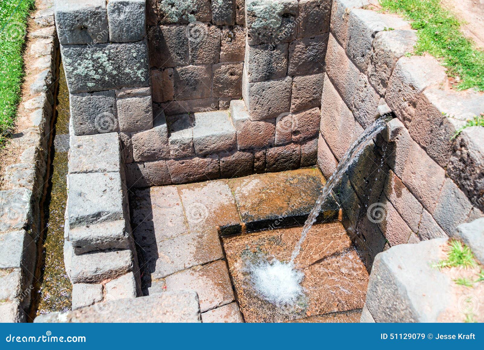 Fonte Antiga Em Tipon, Peru Imagem de Stock - Imagem de arquitetura ...