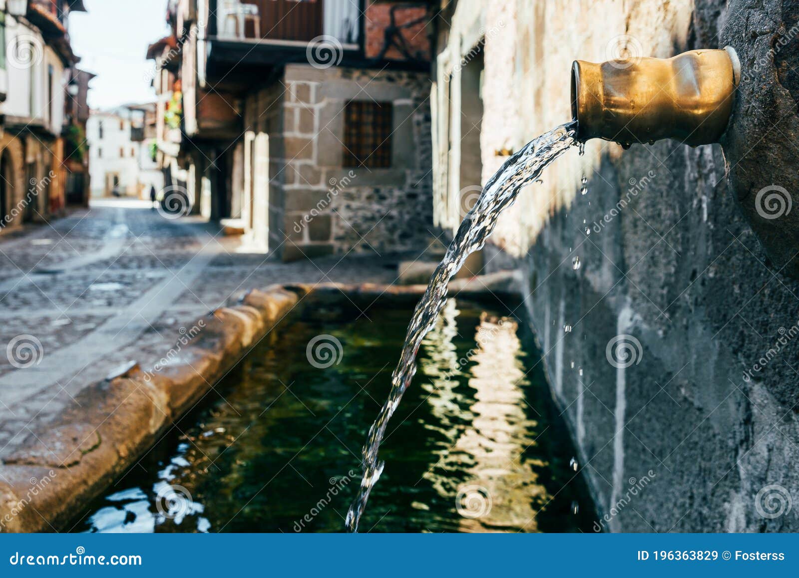 Fonte Antiga Na Espanha Sotoserrano Imagem de Stock - Imagem de ...