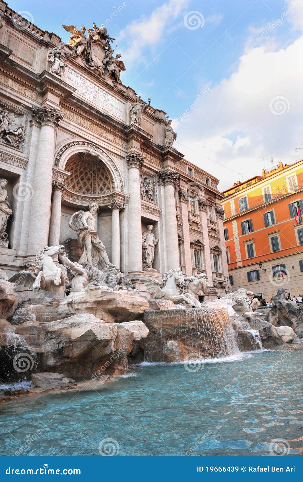 Fonte Do Trevi Em Roma, Italy Imagem de Stock - Imagem de céu, turismo ...