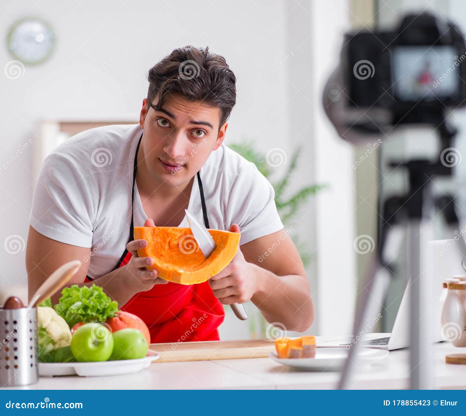 Food Blogger Working in the Kitchen Stock Image - Image of dish, hobby ...