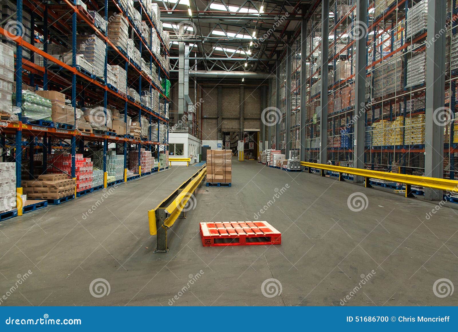 Food Distribution Warehouse Editorial Image - Image of drink, barrier ...
