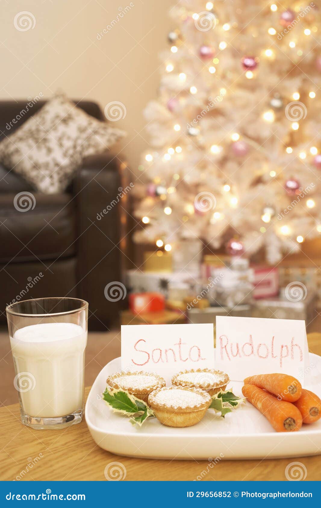 Food for Santa and Rudolph at Home Stock Photo - Image of sweet, mince ...