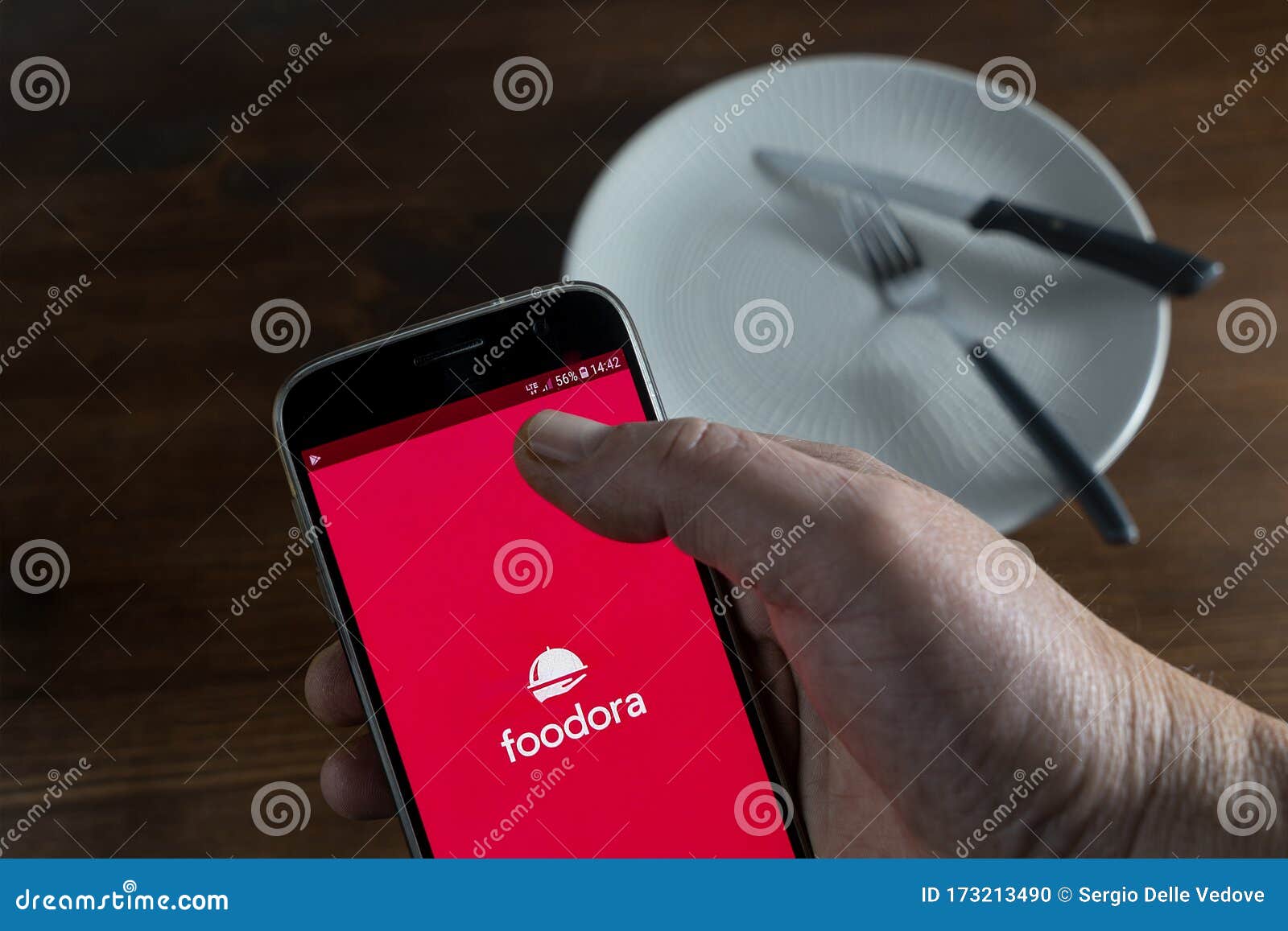Foodora App on Mobile Phone Editorial Image - Image of business, design ...
