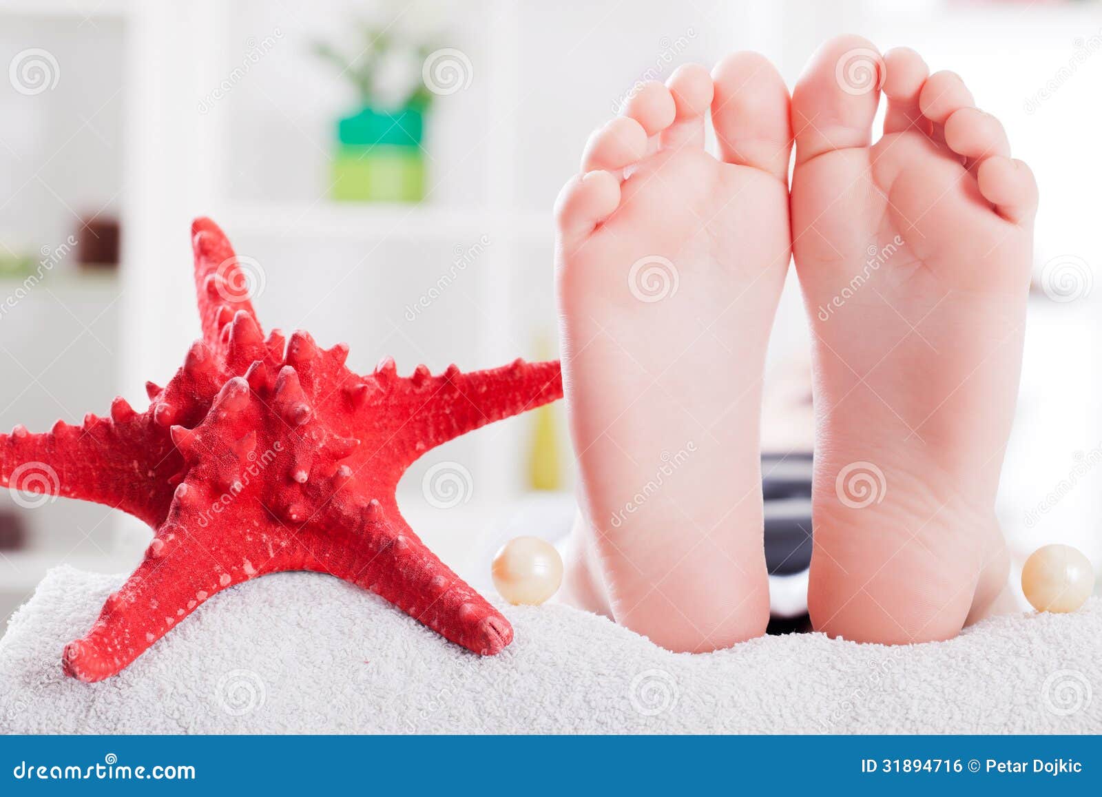 Foot relaxation treatment stock photo. Image of medicine - 31894716