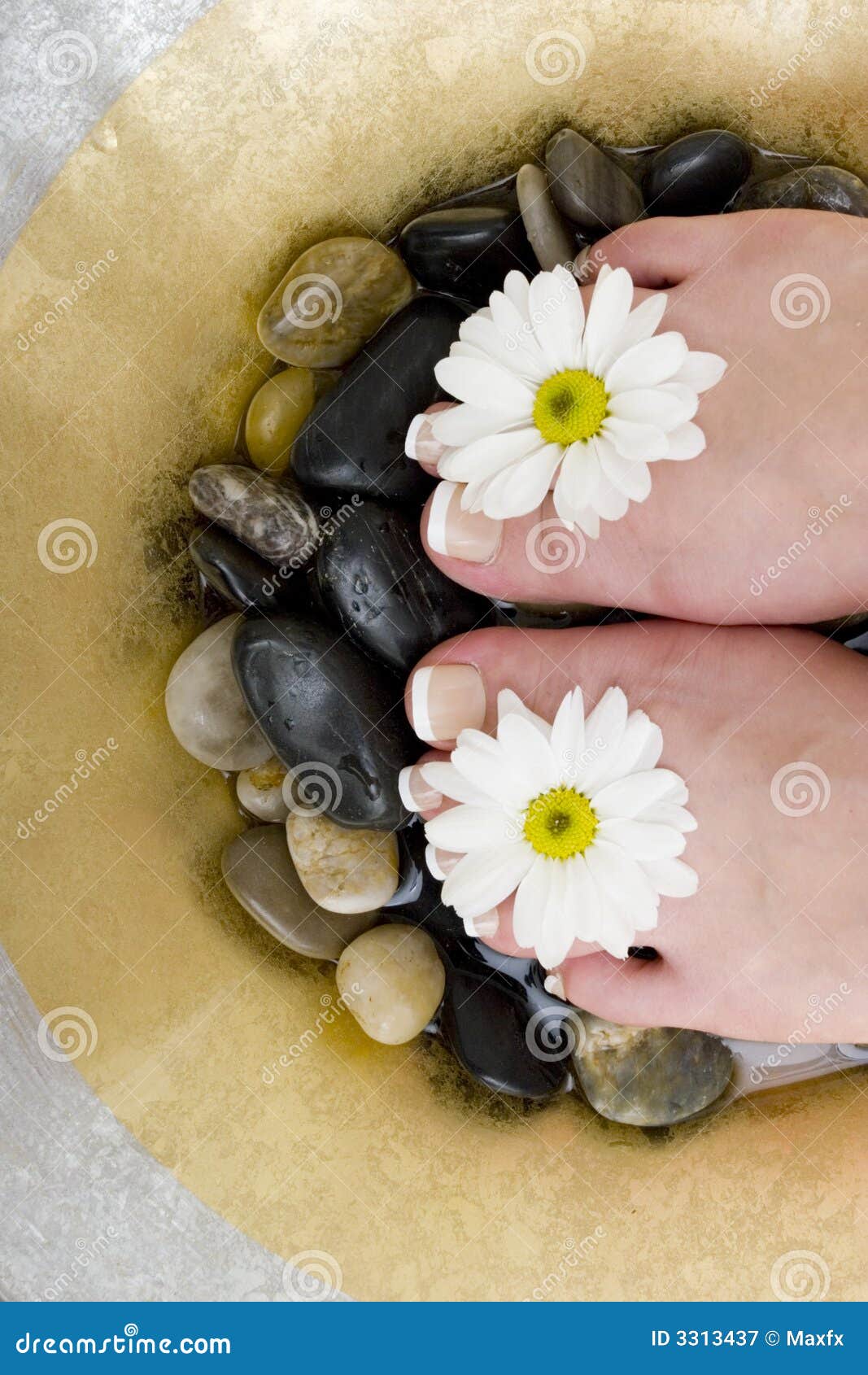 Foot spa stock afbeelding. Image of verjonging, hygiëne - 3313437