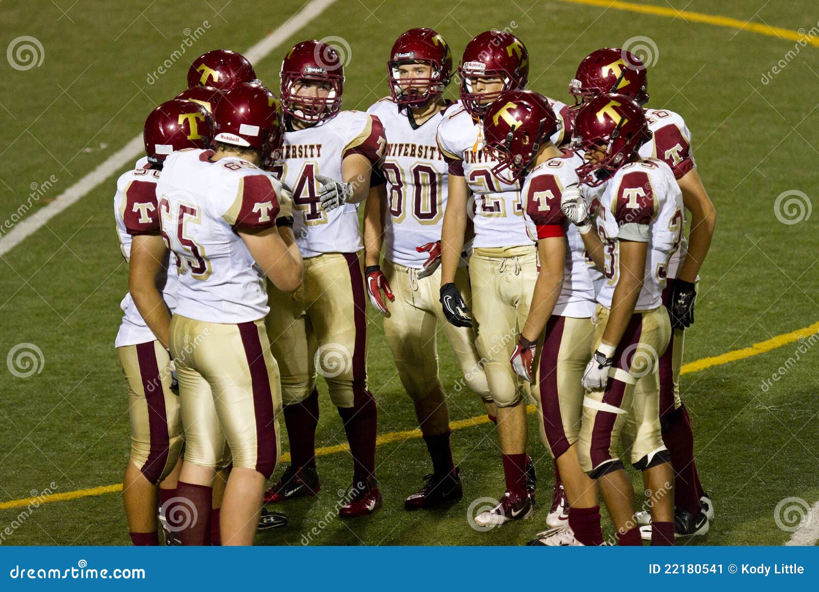 Football Team Huddle editorial photo. Image of bears - 22180541
