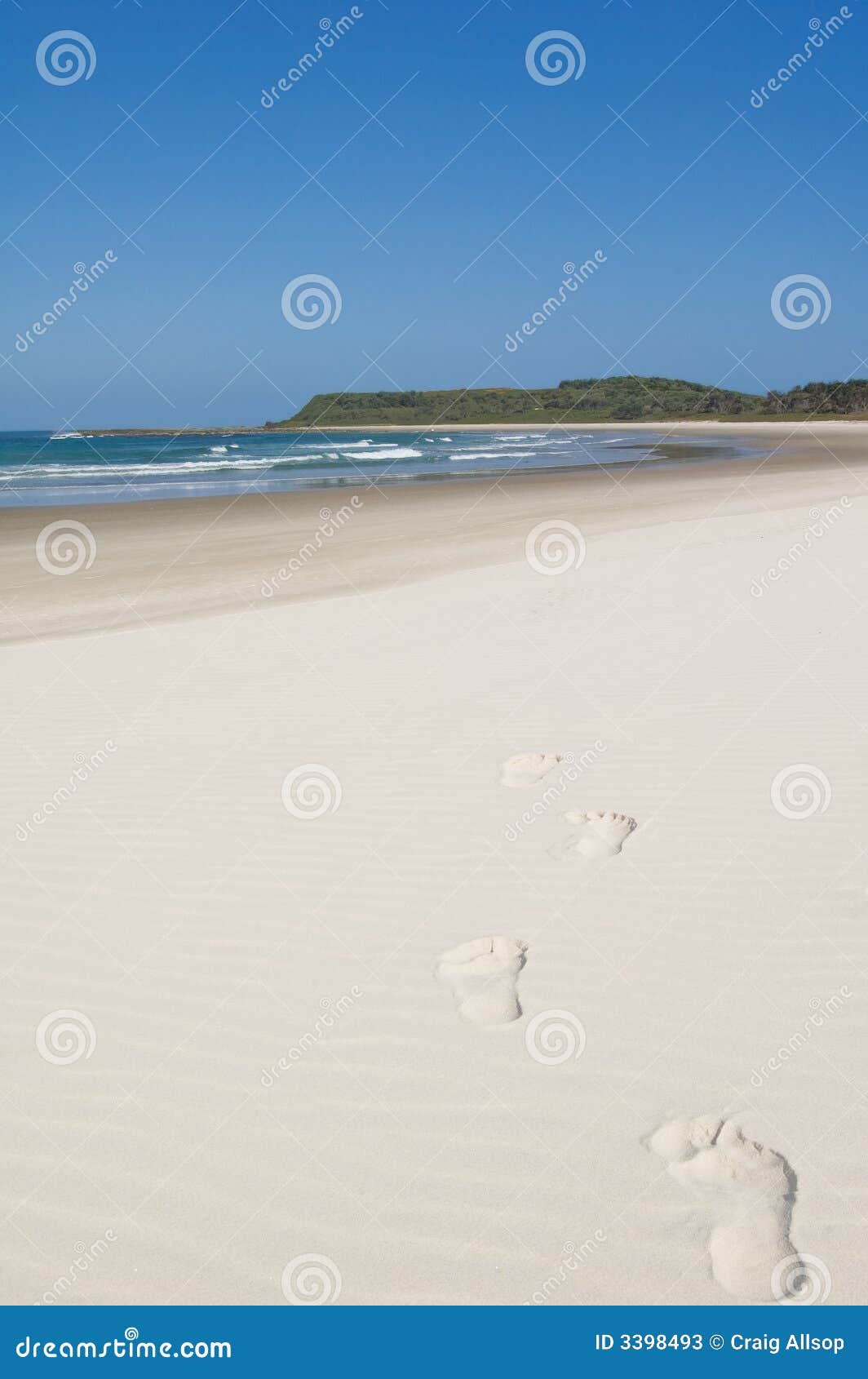 Footsteps leading to ocean stock image. Image of fresh - 3398493