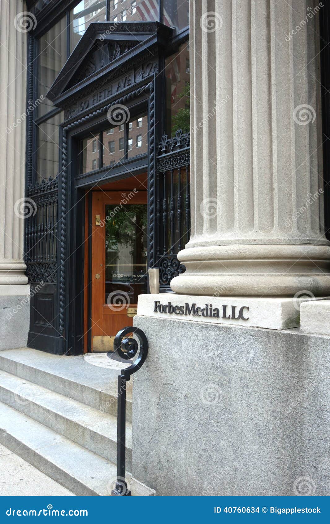 Forbes Magazine editorial stock image. Image of magazine - 40760634