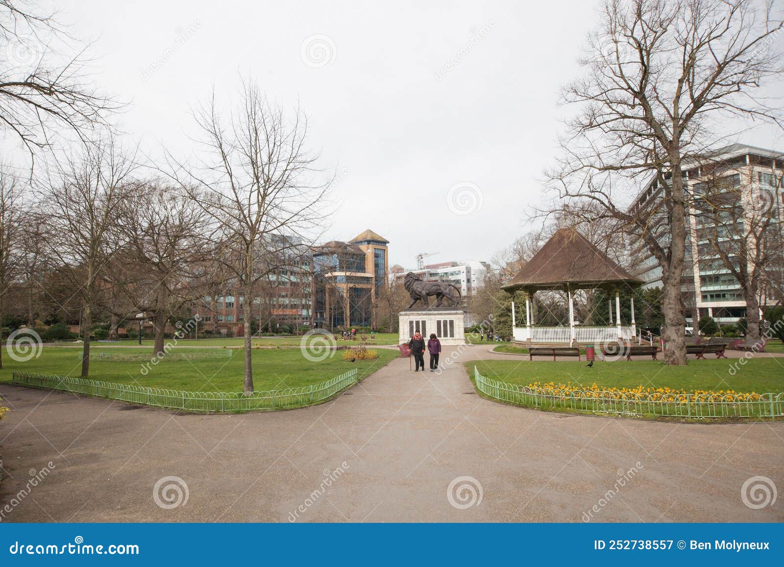 Forbury Gardens, Reading, Berkshire in the UK Editorial Photography ...