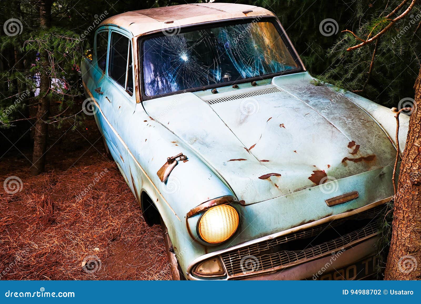 Ford Anglia Dans Le Monde De Wizarding De Harry Potter Photographie ...