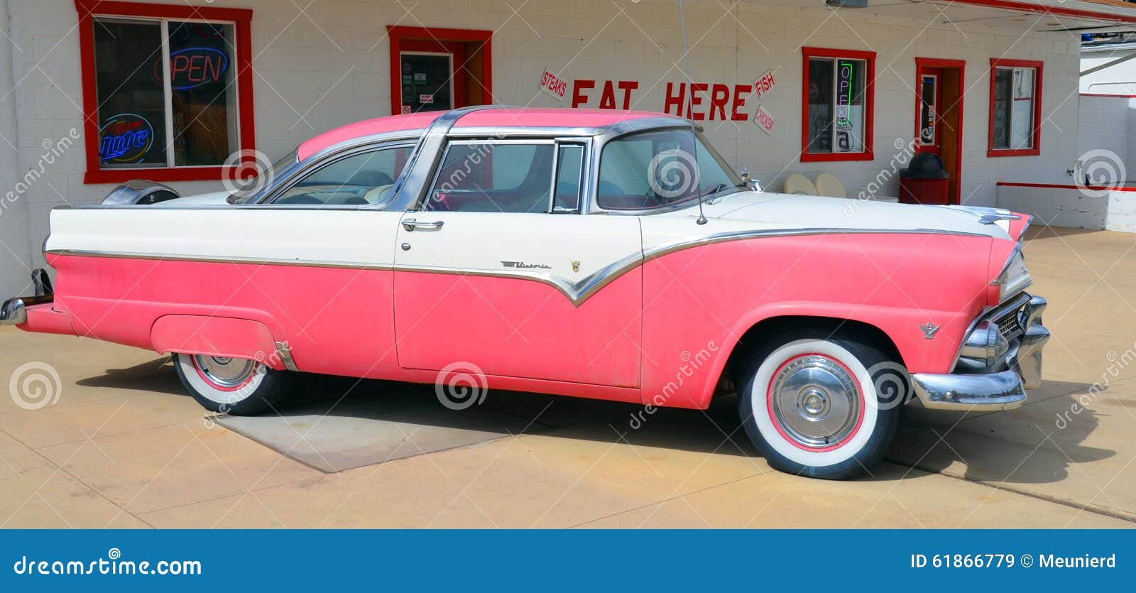 Ford clásico imagen de archivo editorial. Imagen de lujo - 61866779