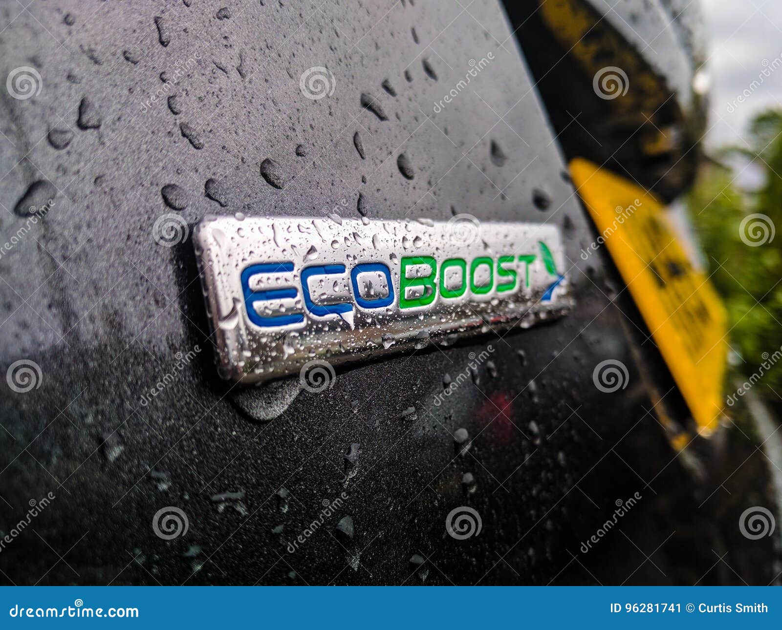 Ford Ecoboost Logo - Gotas Del Agua Foto editorial - Imagen de colada ...