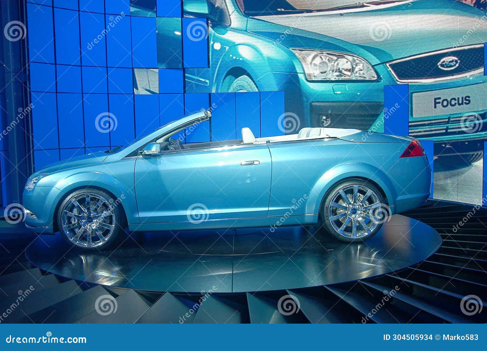 Ford Focus Vignale Concept (2004) Editorial Stock Image - Image of 2004 ...