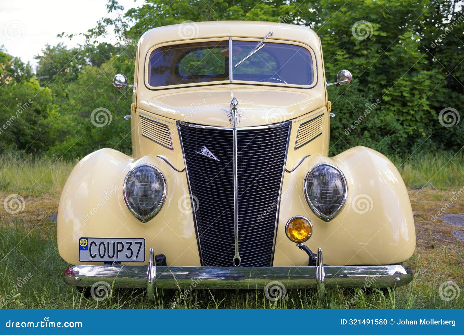 1937 Ford Model 78 Deluxe Coupe Editorial Image - Image of design ...
