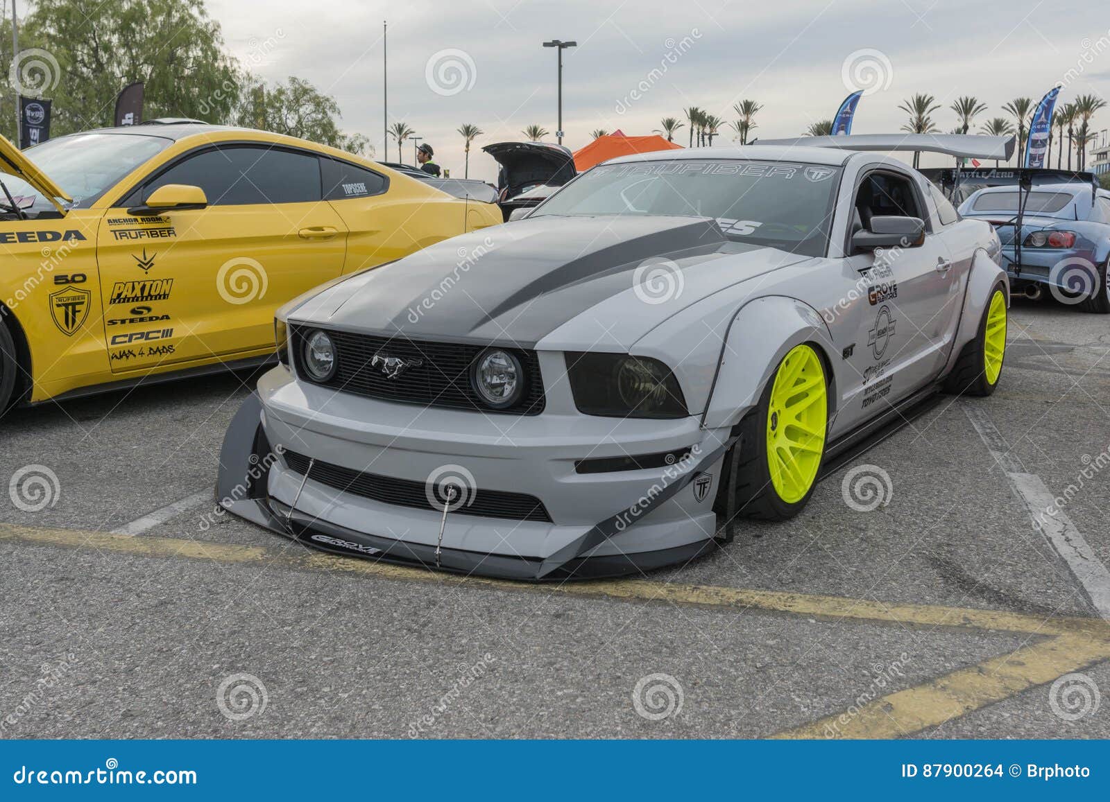 Ford Mustang GT modificado imagen de archivo editorial. Imagen de gente ...
