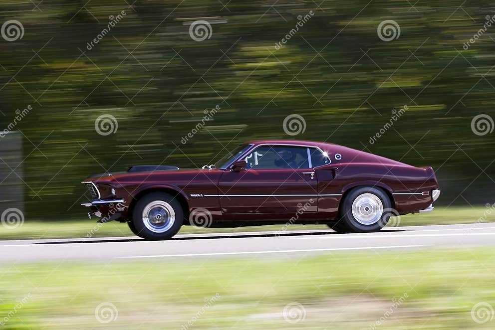 Ford Mustang Mach 1 editorial photo. Image of drag, competition - 16407981