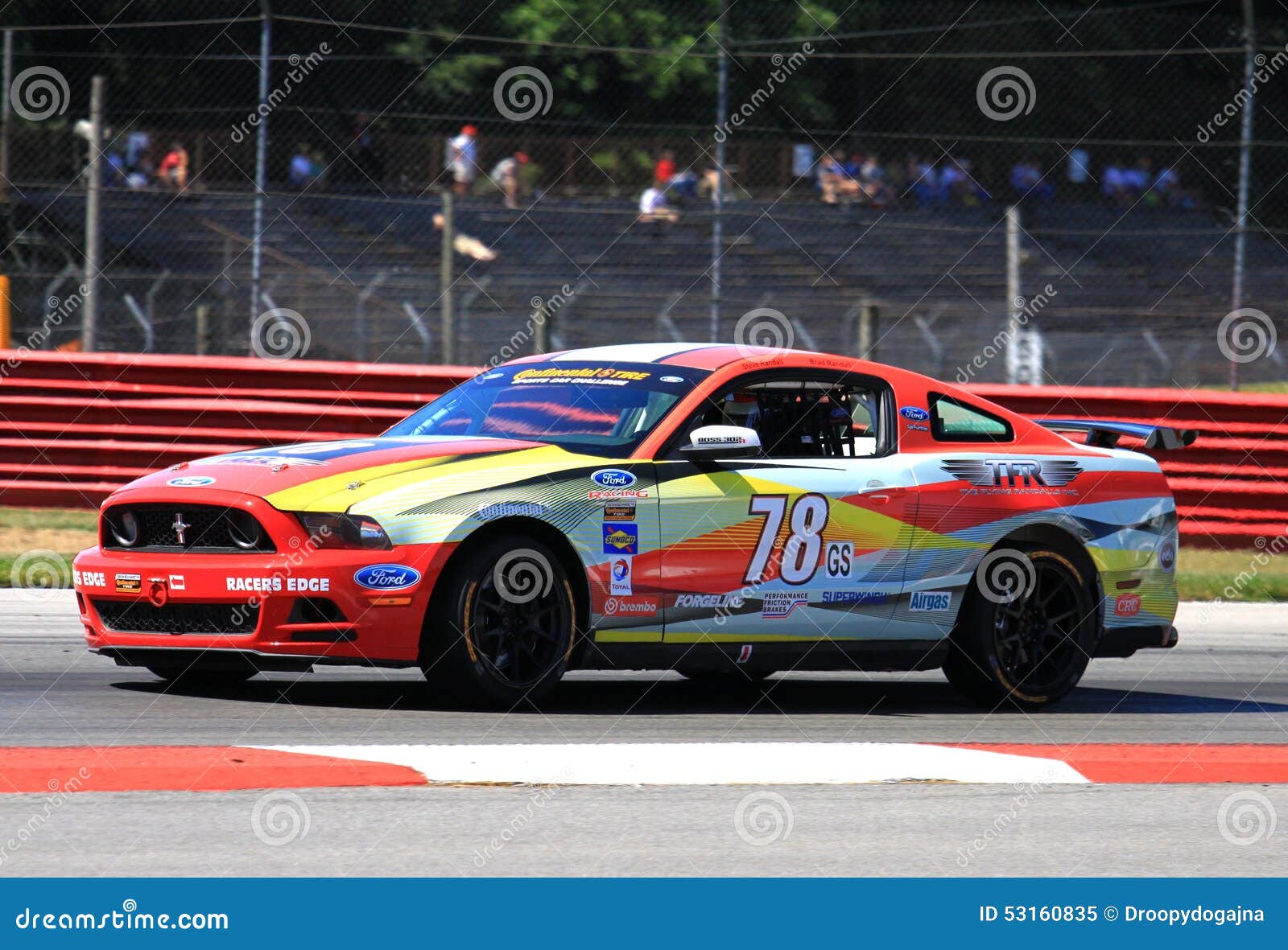 Ford Mustang Racing image éditorial. Image du mustang - 53160835